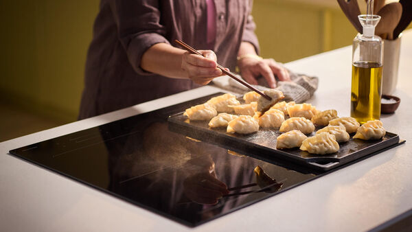 HCI905FTB4 | 90cm 500 Series Induction Cooktop, 5 Zone, Flexi Zone